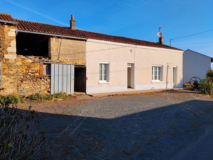 Nueil-sur-Layon : Maison 4 pièces à vendre
