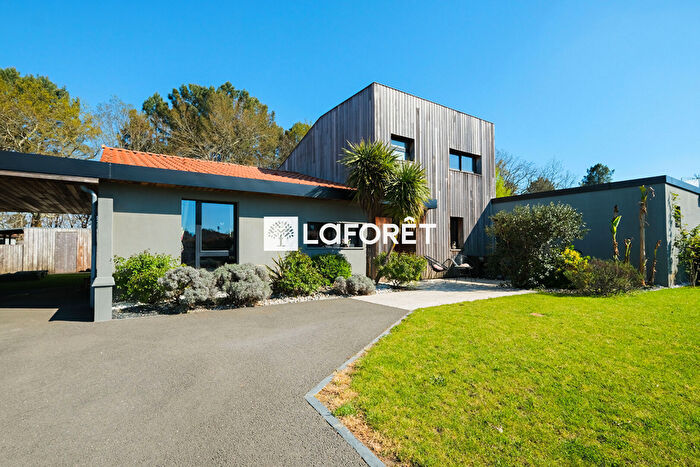 Maison à vendre - Martignas-sur-Jalle - 7 pièces - 5 chambres