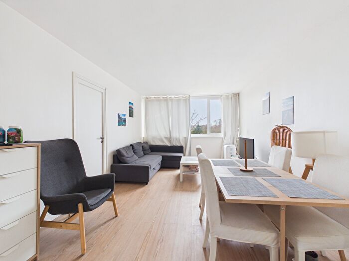 Appartement à louer - Massy, Centre-ville - 5 pièces - 4 chambres