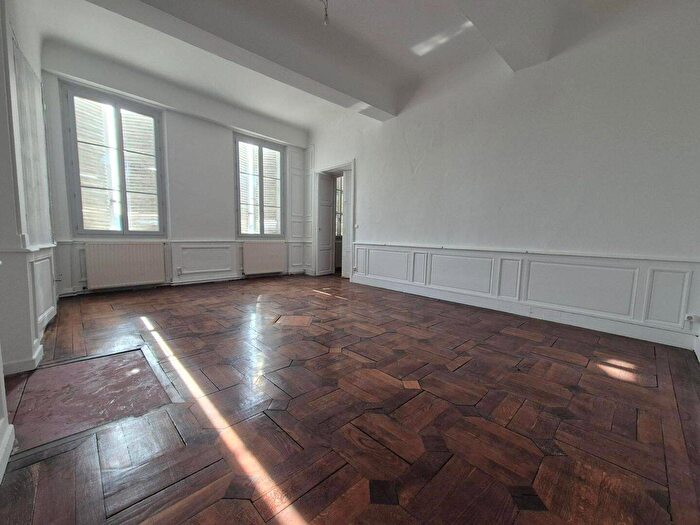Appartement 5 pièces à Centre Nord, Mâcon, à louer