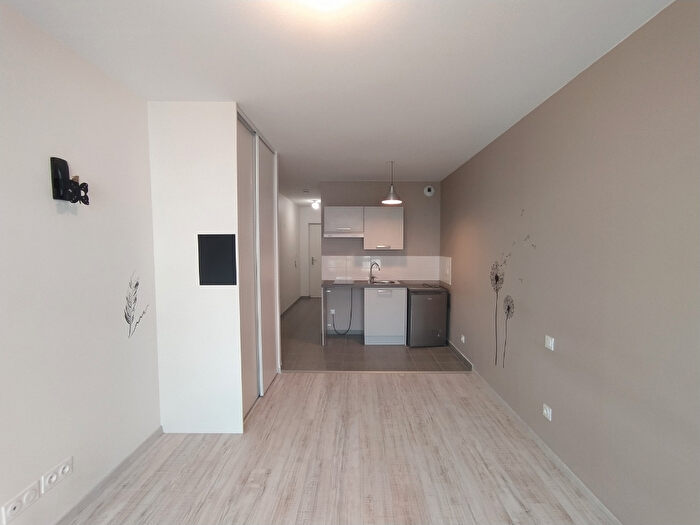 Appartement à louer - Clermont-Ferrand, Saint-Jacques - 1 pièce
