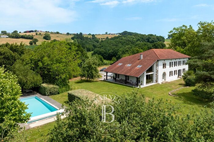 Bardos : Maison 11 pièces à vendre