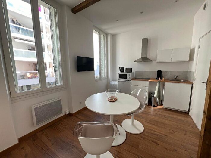 Appartement à louer - Marseille e , Catalans, Pharo - 2 pièces - 1 chambre