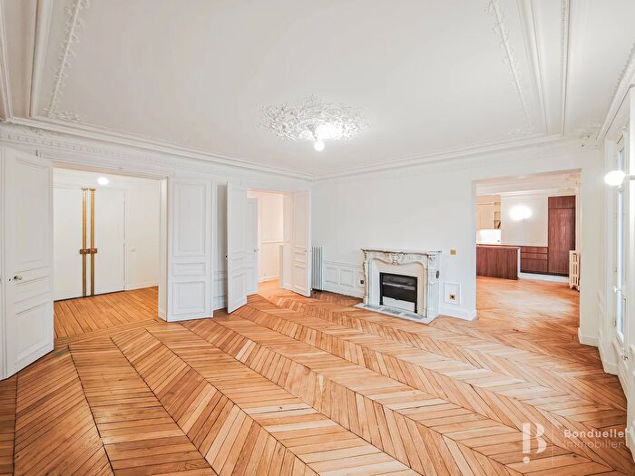 Appartement à louer - Paris e , Chaillot - 5 pièces - 3 chambres