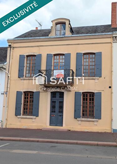 Maison 6 pièces à Commentry, à vendre