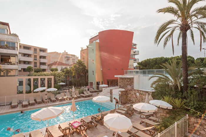 Appartement à vendre - Antibes, Coeur de ville - 3 pièces - 1 chambre