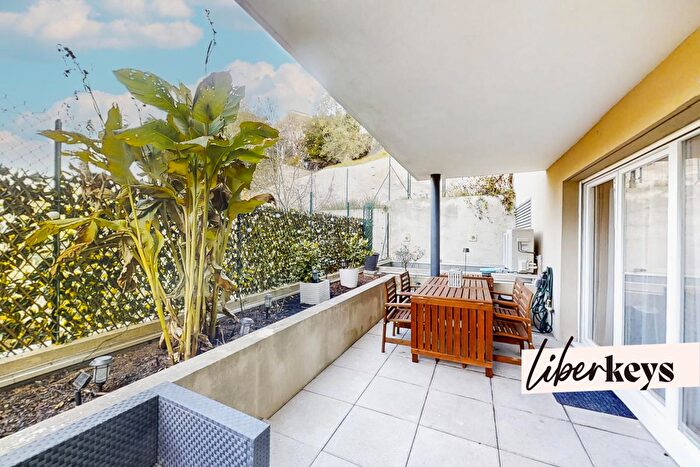 Appartement à vendre - La Trinité - 2 pièces - 1 chambre