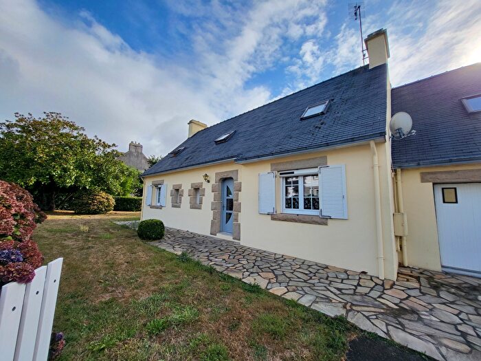 Plomodiern - Maison 8 pièces à vendre