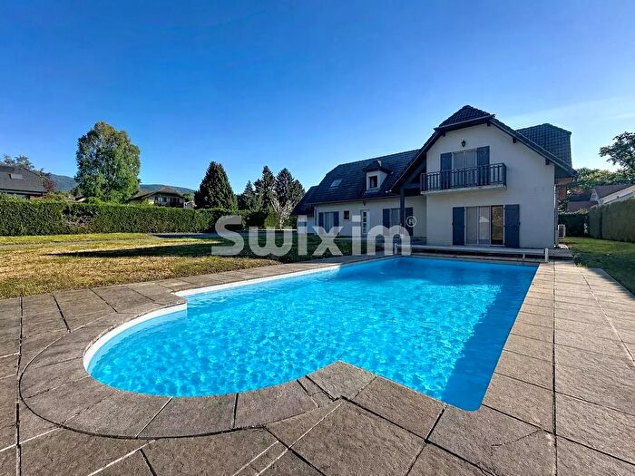 Cessy - Maison 8 pièces à vendre