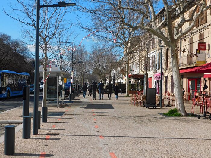 Appartement à vendre - Arles, Centre-ville - 4 pièces - 1 chambre