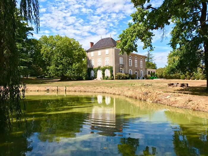 Maison à vendre - Bourg-en-Bresse - 14 pièces - 8 chambres