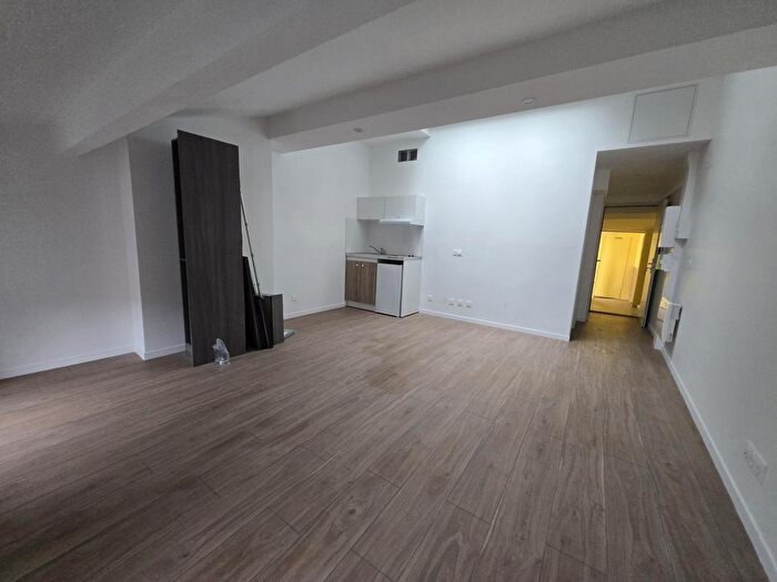 Appartement à louer - Nancy, Centre-ville, Charles III - 2 pièces - 1 chambre