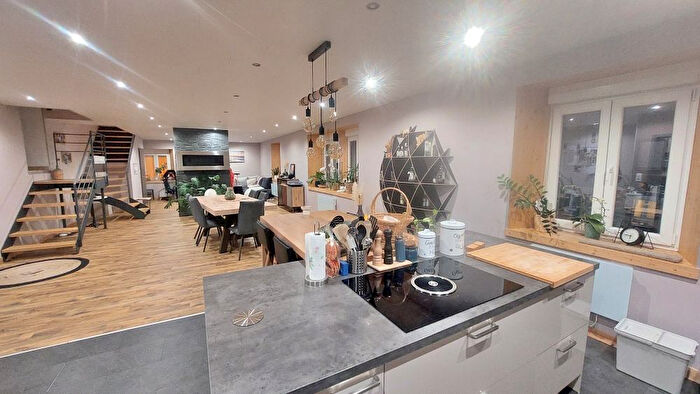 Appartement à vendre - Maîche - 5 pièces - 3 chambres