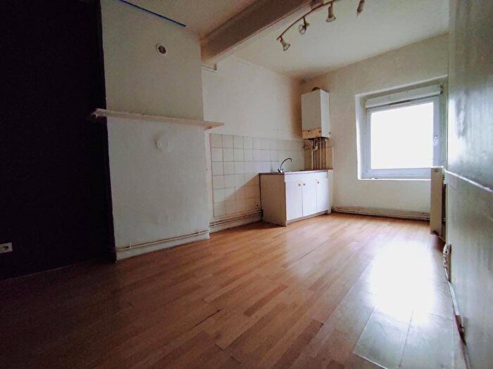Appartement à louer - Mouillon-Vernes-Tochissonne, Rive-de-Gier - 2 pièces - 1 chambre