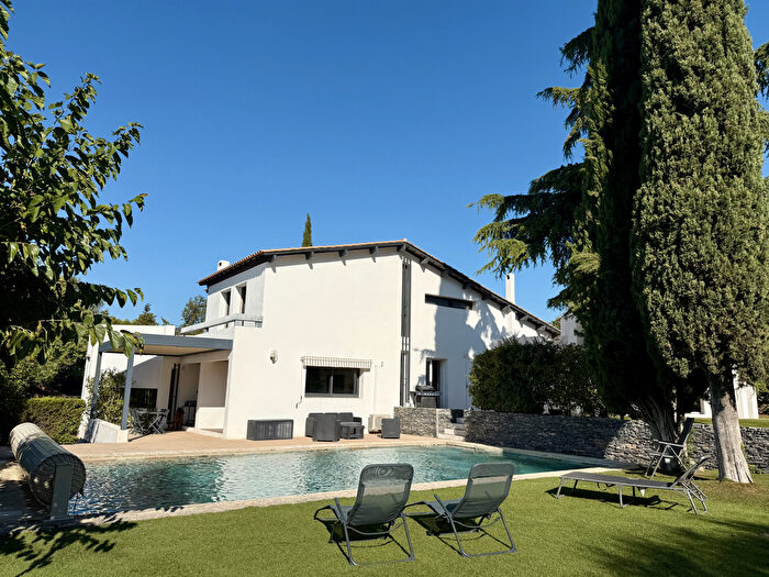 Maison à vendre - Aubagne, Longuillar, Perussone, Charrel - 9 pièces - 5 chambres