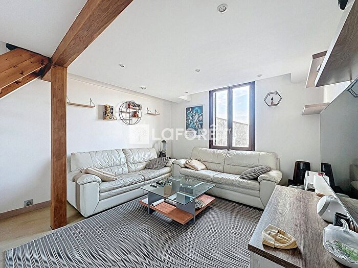 Appartement à louer - Quatres Cités-Simonettes-République, Champigny-sur-Marne - 2 pièces - 1 chambre