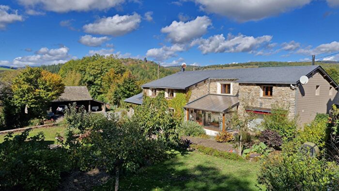 Maison à vendre - La Salvetat-sur-Agout - 8 pièces - 5 chambres