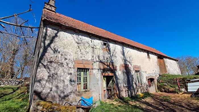 Maison 2 pièces à vendre à Chalinargues