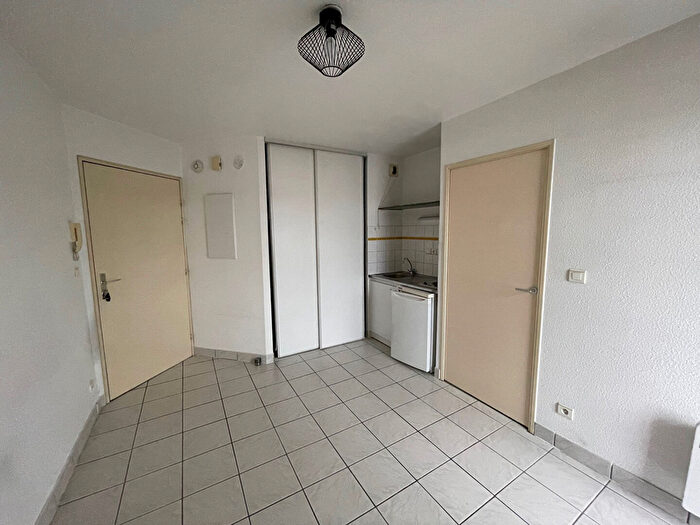 Appartement à louer - Besançon, Tilleroyes - 1 pièce - 1 chambre