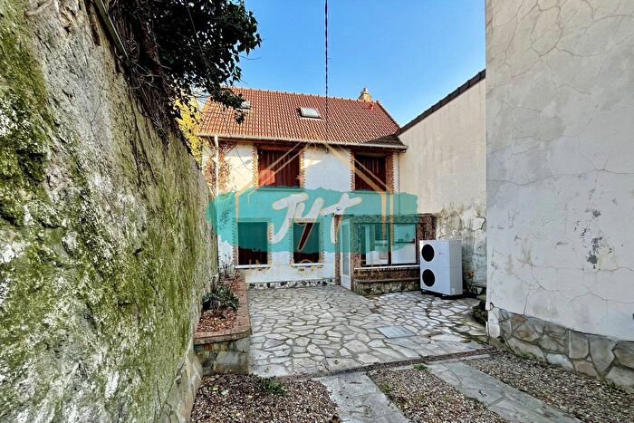 Maison à louer - Le Thillay - 6 pièces - 4 chambres