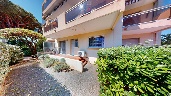 Appartement à vendre - Fréjus, Fréjus Plage - 2 pièces - 1 chambre