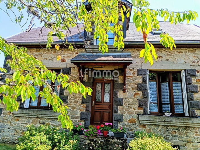 Maison 6 pièces à Messeix, à vendre