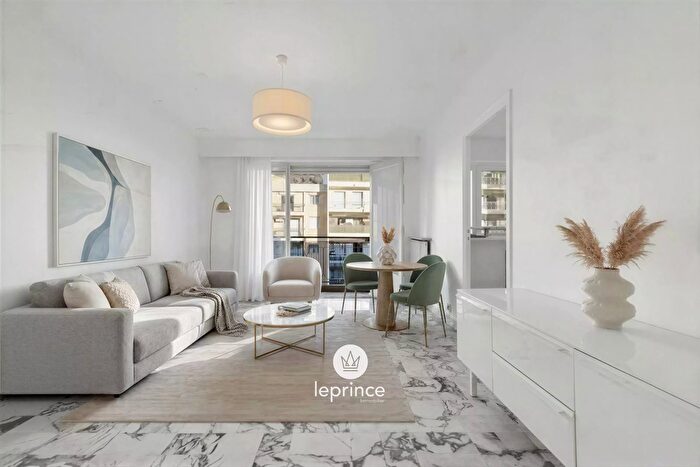 Appartement à vendre - Nice, Le Port - 1 pièce