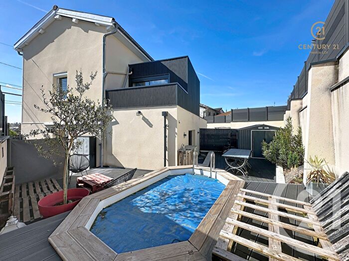 Maison à vendre - Feyzin - 6 pièces - 4 chambres