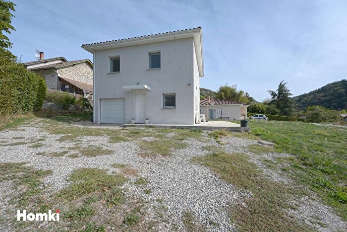 Maison 4 pièces à Saint-Aupre, à vendre