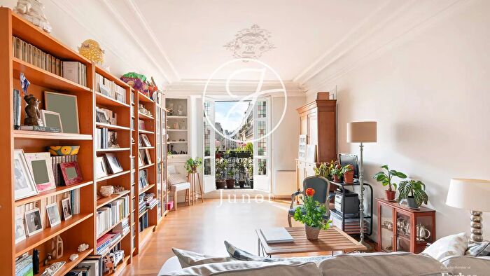 Appartement 4 pièces à Paris 10ème, Saint-Vincent de Paul, Lariboisière, à vendre