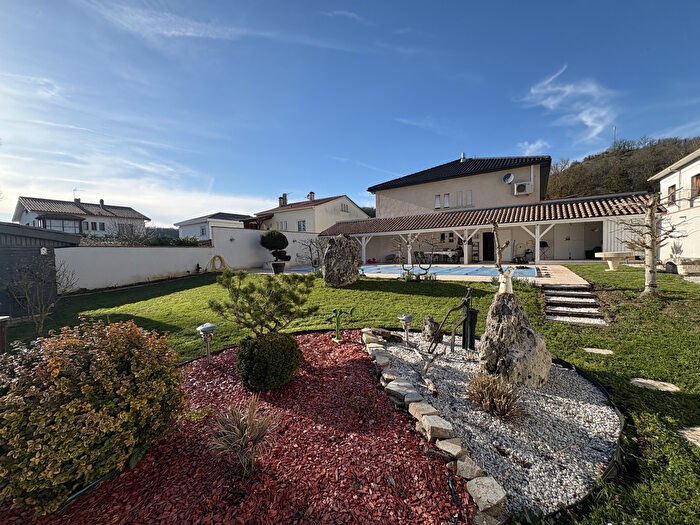 Maison à vendre - Montaigu-de-Quercy - 9 pièces - 4 chambres