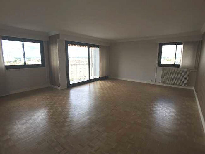 Appartement 3 pièces à Tours, Sanitas, Rotonde, à louer