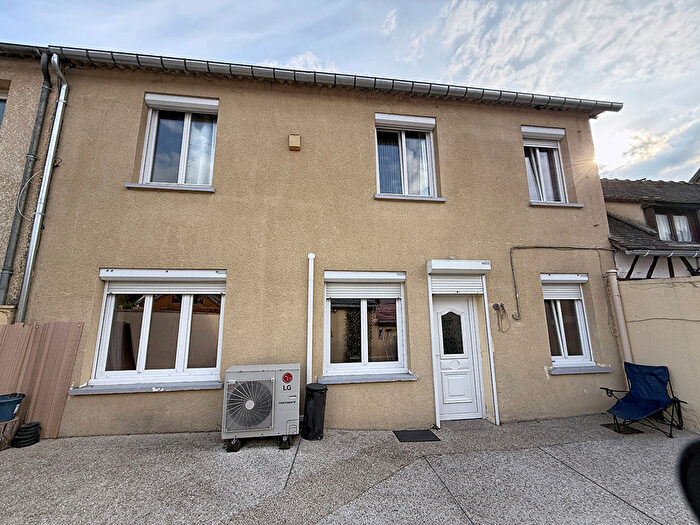 Chaumont-en-Vexin : Maison 3 pièces à vendre