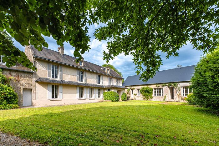 Saint-Laurent-sur-Mer : Maison 13 pièces à vendre