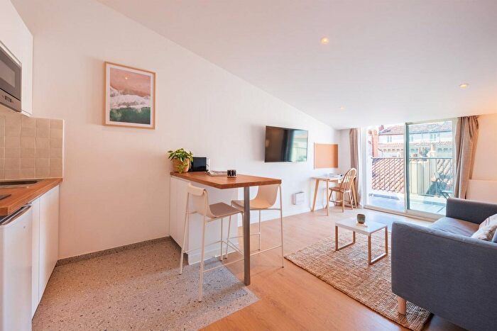 Appartement à louer - Préfecture, Marseille ème arrondissement - 2 pièces - 1 chambre