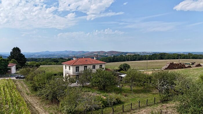 Maison à vendre - Lasserre - 6 pièces - 5 chambres