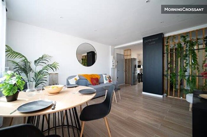 Appartement à louer - Jardins de la Fontaine, Nîmes - 1 pièce - 4 chambres