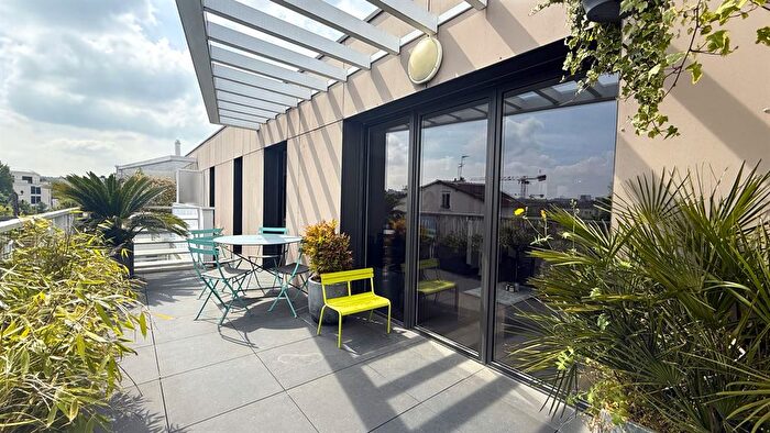 Appartement à vendre - Issy-les-Moulineaux, Les Epinettes, Le Fort, Les Hauts dIssy - 4 pièces - 3 chambres