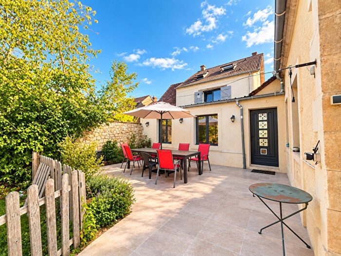 Maison 7 pièces à Nérondes, à vendre