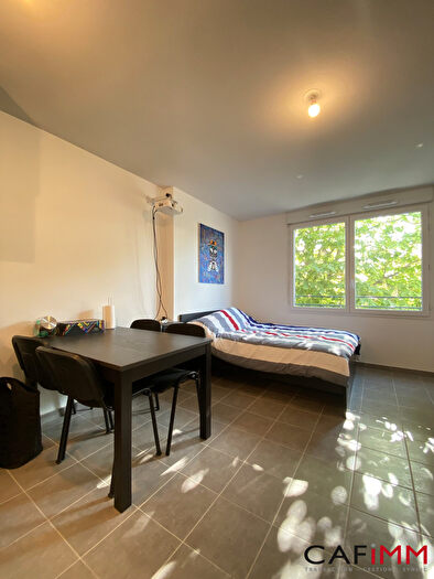 Appartement 1 pièce à Écully, Les Serres, Vivier, à louer