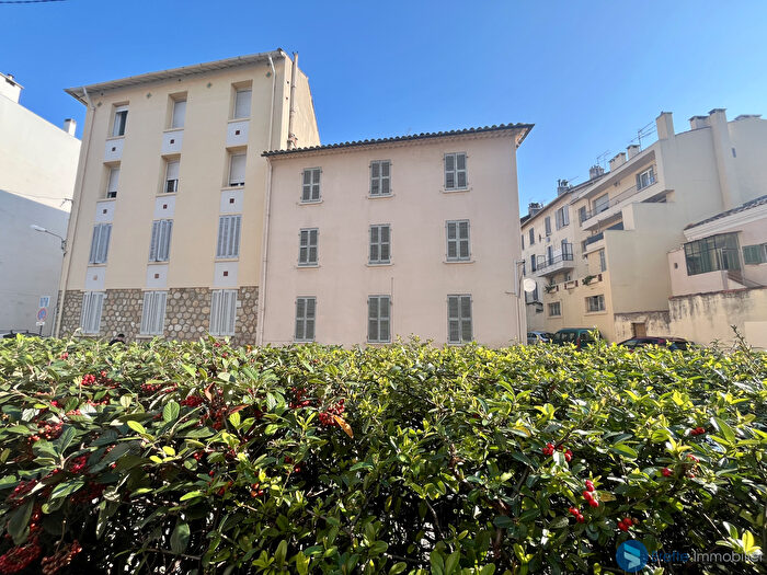 Appartement à vendre - Toulon, Saint-Roch - 3 pièces - 2 chambres