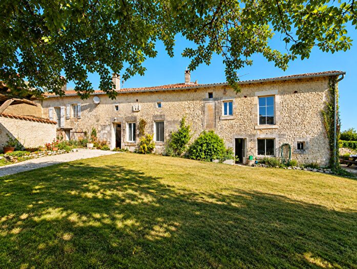 Maison 7 pièces à vendre à Étriac