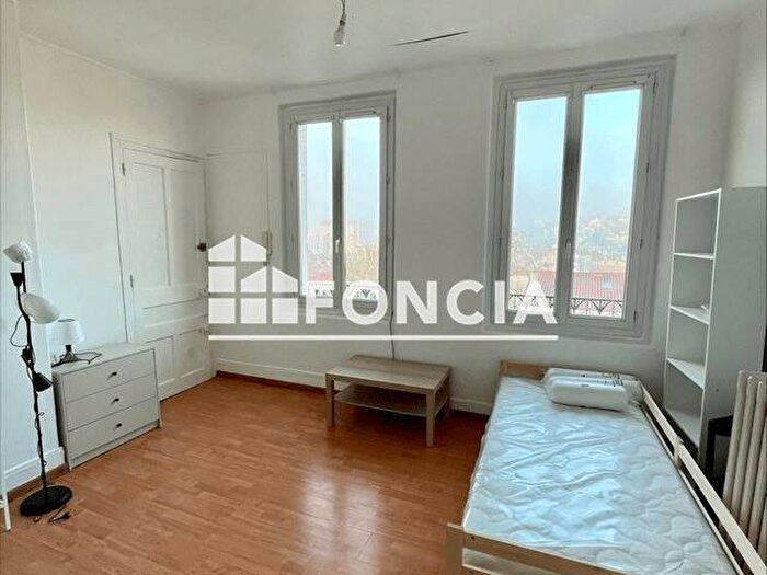 Appartement à louer - Crêt de Roc, Saint-Étienne - 1 pièce