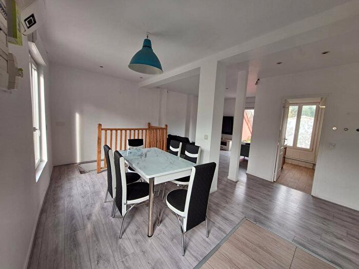 Appartement à louer - Bourse du Travail, Bobigny - 3 pièces - 2 chambres