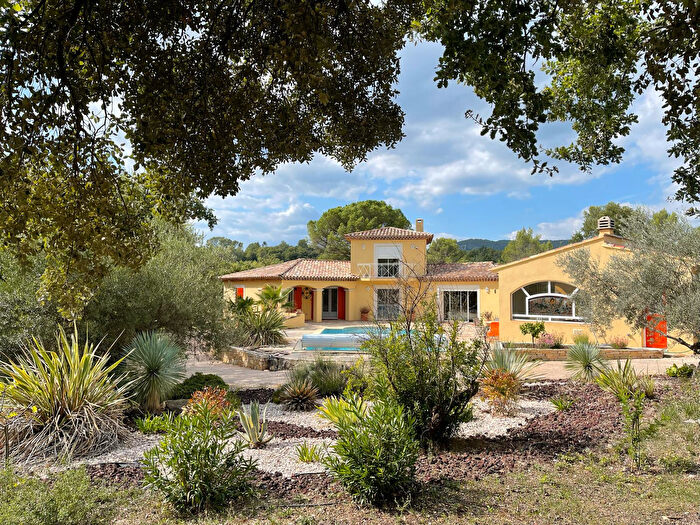 Maison à vendre - Méounes-lès-Montrieux - 7 pièces - 4 chambres