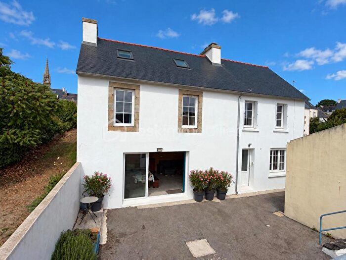 Maison 4 pièces à Plomodiern, à vendre