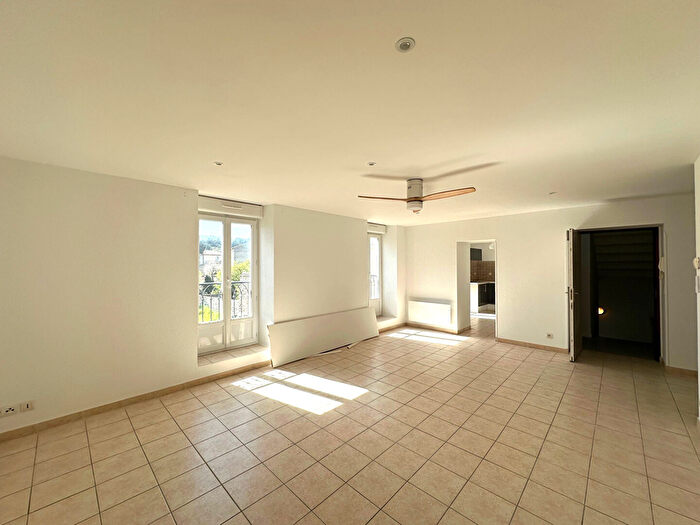 Appartement à louer - Villegailhenc - 4 pièces - 3 chambres