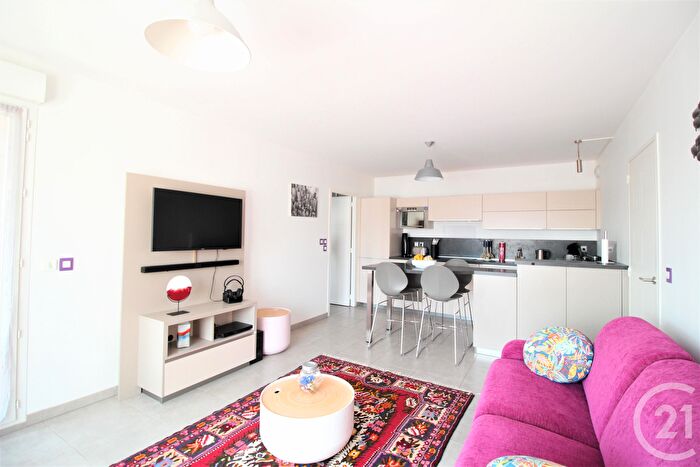 Appartement à louer - Grenoble, Bajatière - 3 pièces - 2 chambres