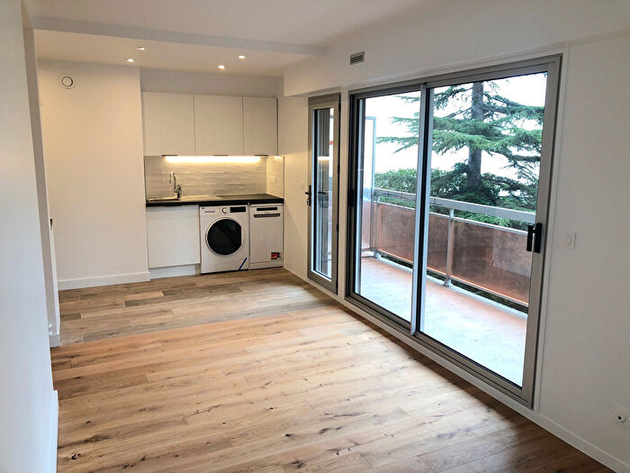 Appartement à louer - Boulogne-Billancourt, Menus, Jean Baptiste Clément - 2 pièces - 1 chambre