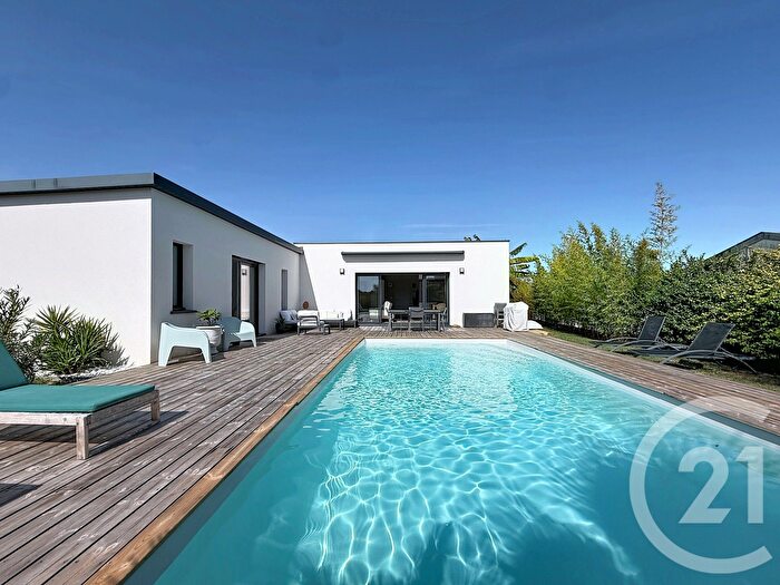 Maison 4 pièces à Loupes, à vendre